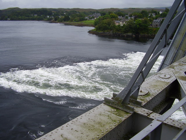 Fort William to Oban: The Falls of Lorna at Dunstaffnage | milosails