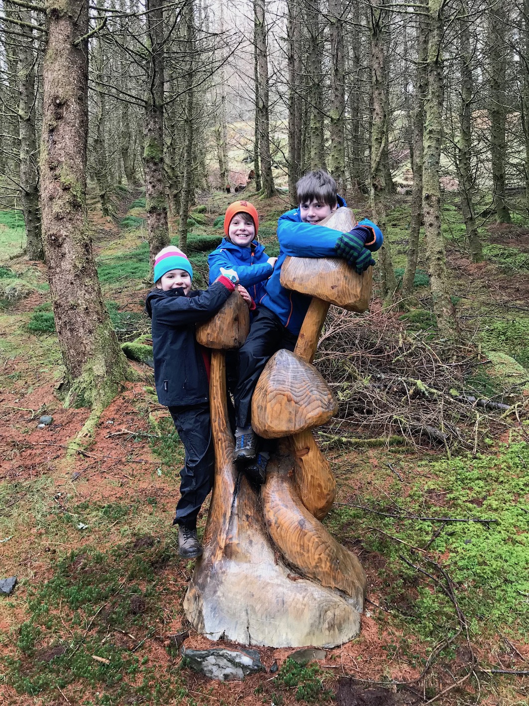 Colintraive from Caladh Harbour and then Battening Down for the Storm ...